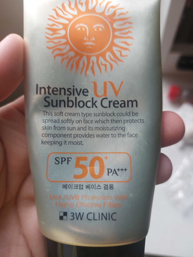 3wClinic Premium Soft Moist UV Sun Cream SPF 50+ PA+++ Revie