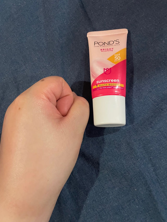 Pond's White Beauty Skin Perfecting Sunscreen SPF 50 PA+++ R