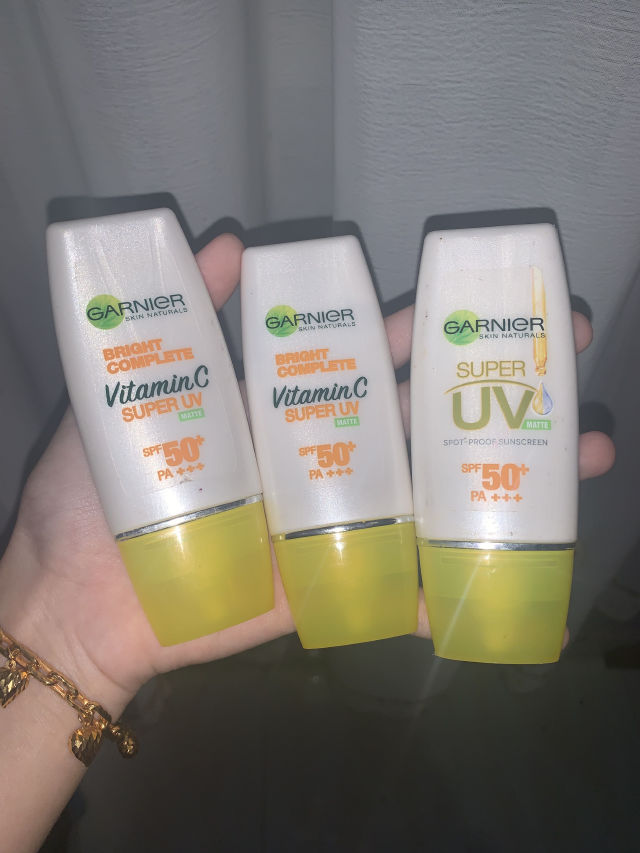 Garnier - Light Complete Super UV Matte Brightening Sunscree
