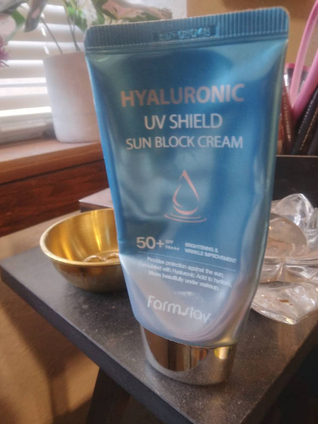 Farmstay - Hyaluronic UV Shield Sun Block Cream SPF 50+ PA++