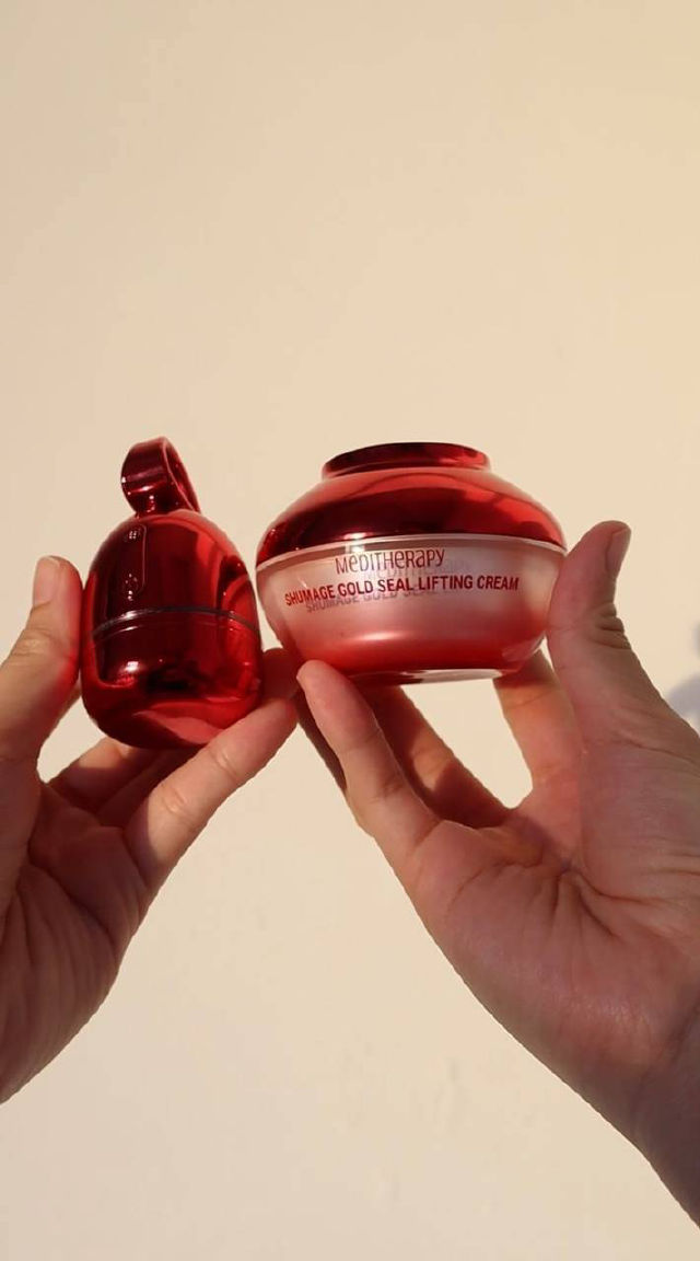 Meditherapy Shumage EMS Device & Gold Seal Lifting Cream Rev
